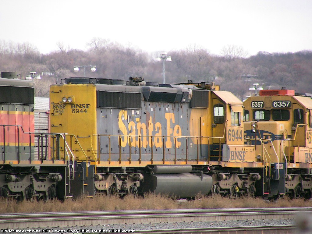 BNSF 6944